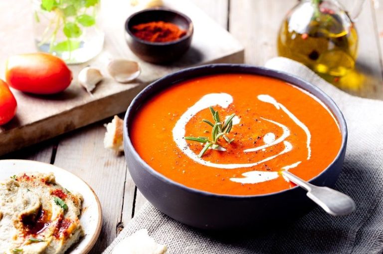 Ideal para los días de frío: sopa de tomate y panceta | Diario El ...