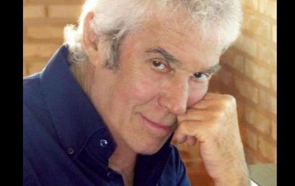 Falleció Chico Novarro, legendario cantautor de la música argentina ...