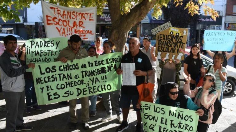 El STJ de Río Negro ordenó a Educación reestablecer el transporte ...