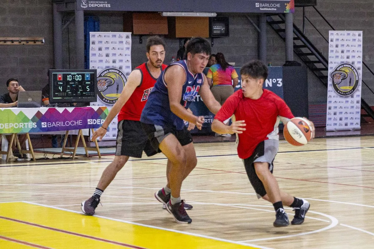 El básquet 3x3 tuvo su primer encuentro con gran convocatoria | Diario El Cordillerano