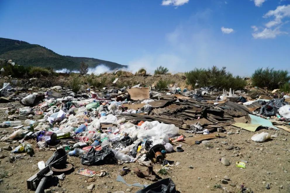 Ingreso al vertedero: exigirán cobertura de carga en todos los ...