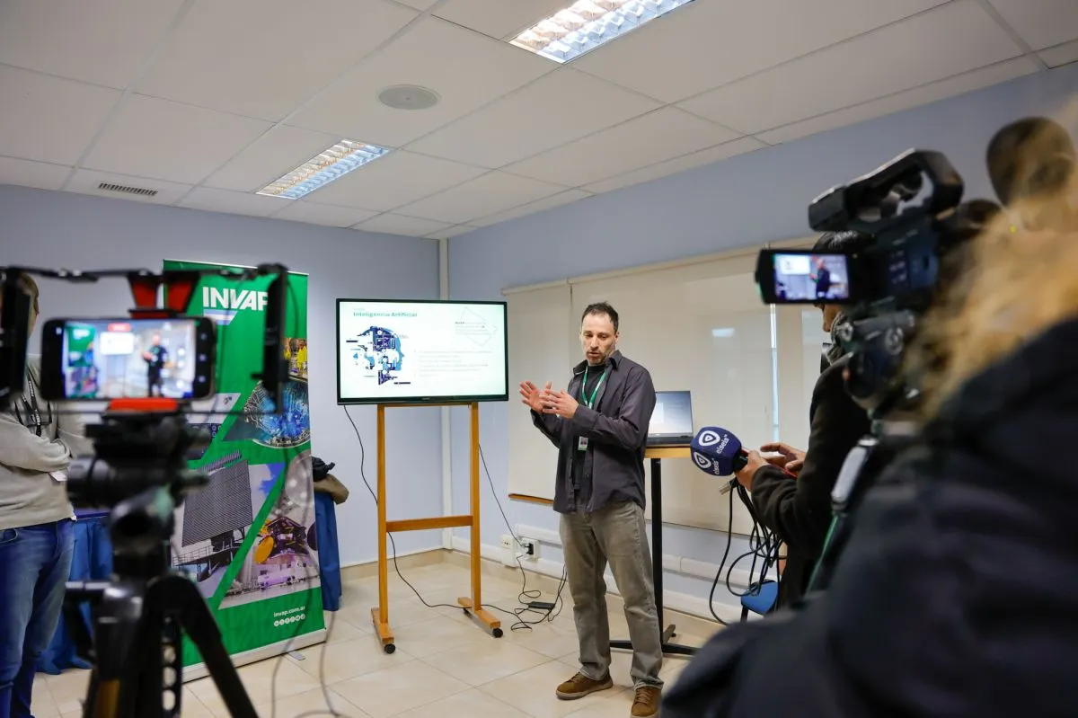 Invap Bariloche presentó sus avances con una experiencia inmersiva ...