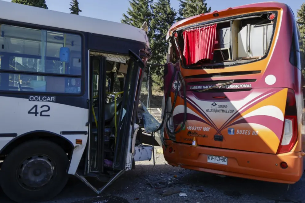 Por qué el colectivo de Mi Bus terminó chocando con micro de turismo en ...